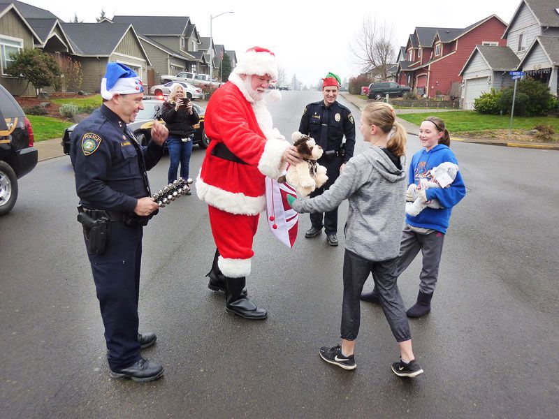 Carlton Police Department Santa Patrol | Carlton OR